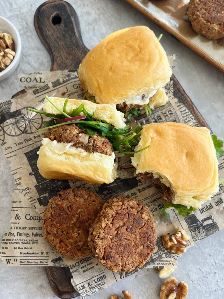 Spinach Chicken Burgers - Something Nutritious