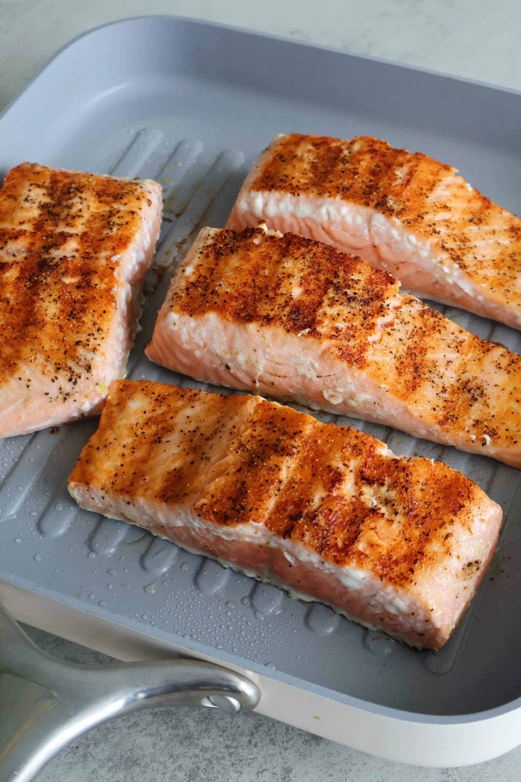 Grilled Halloumi Salad with Salmon - Something Nutritious